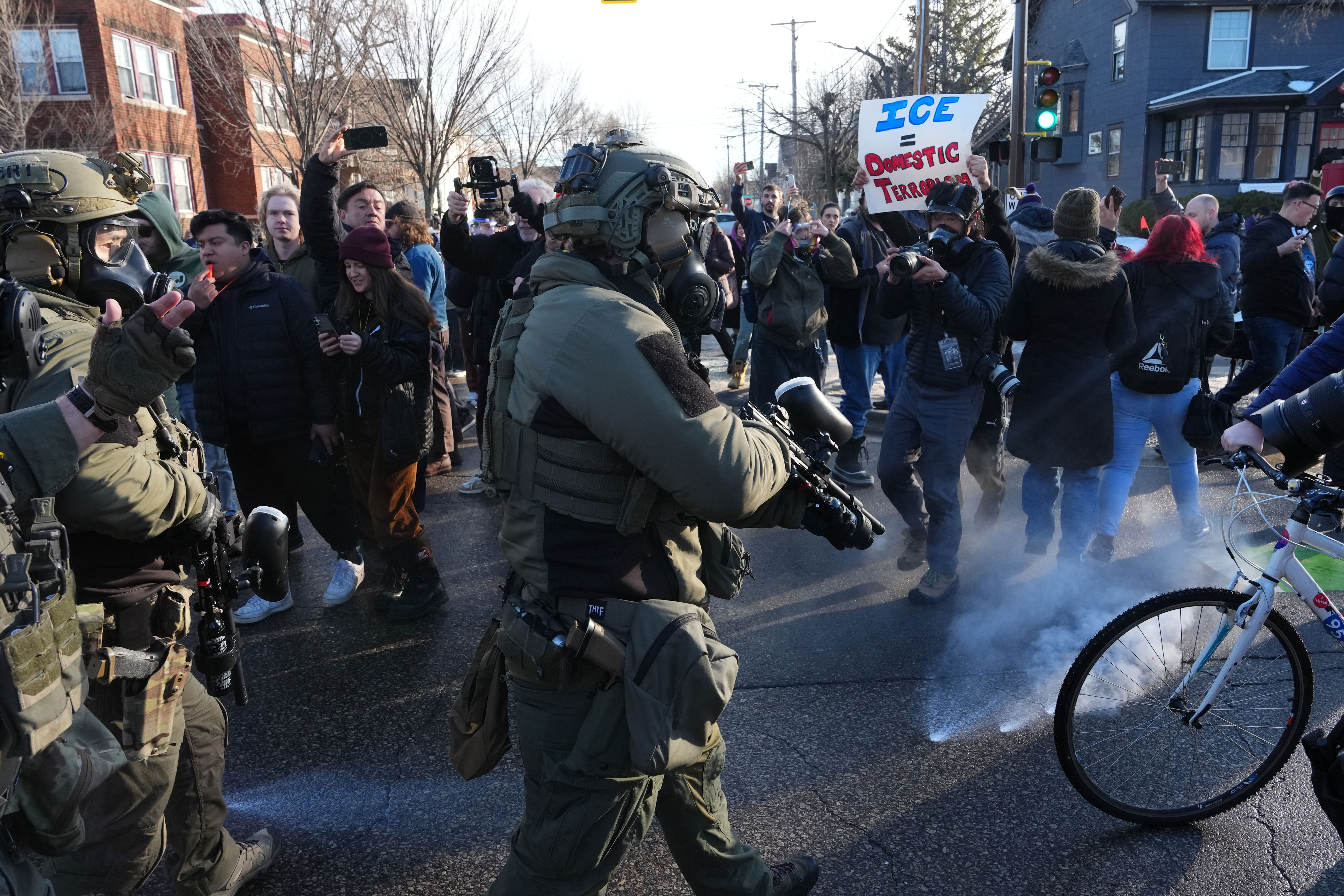 Minnesota prosecutors charge ICE agent in shooting of Venezuelan man