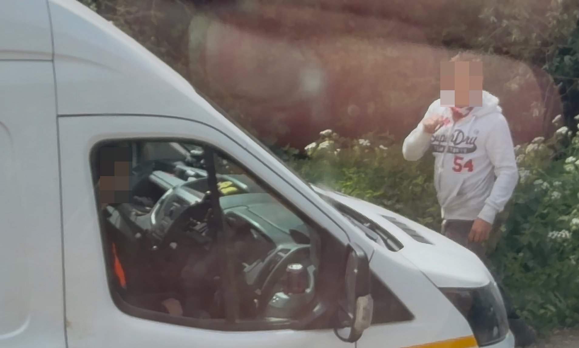 Villagers foil traveller 'land grab': Men 'posing as broadband workers ...