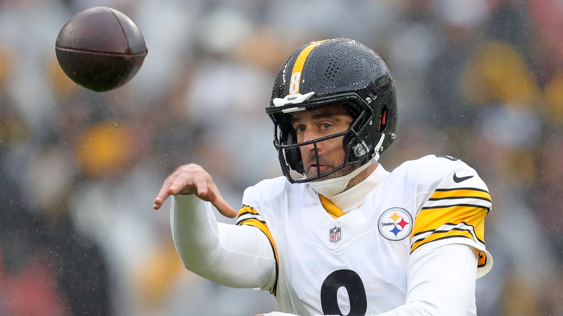 Aaron Rodgers commits to Pittsburgh Steelers for 2026 season