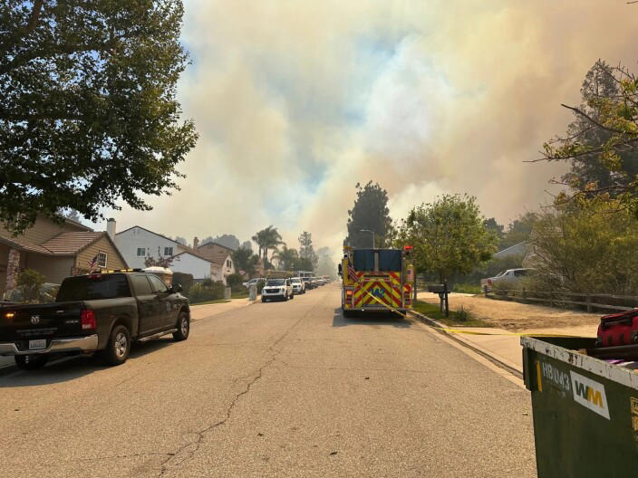 Sandy fire is burning in Simi Valley