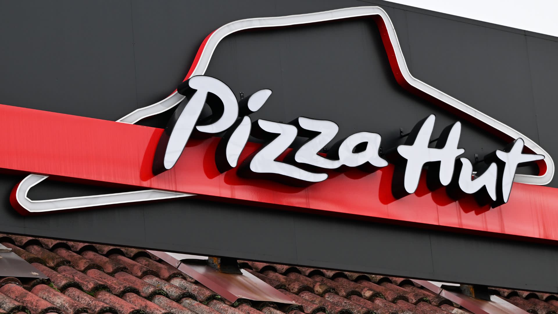 Franchisee says Pizza Hut's AI wrecked deliveries and cost $100M