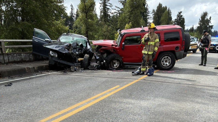 Head-on crash on rural Oregon road leaves 77-year-old man hospitalized ...