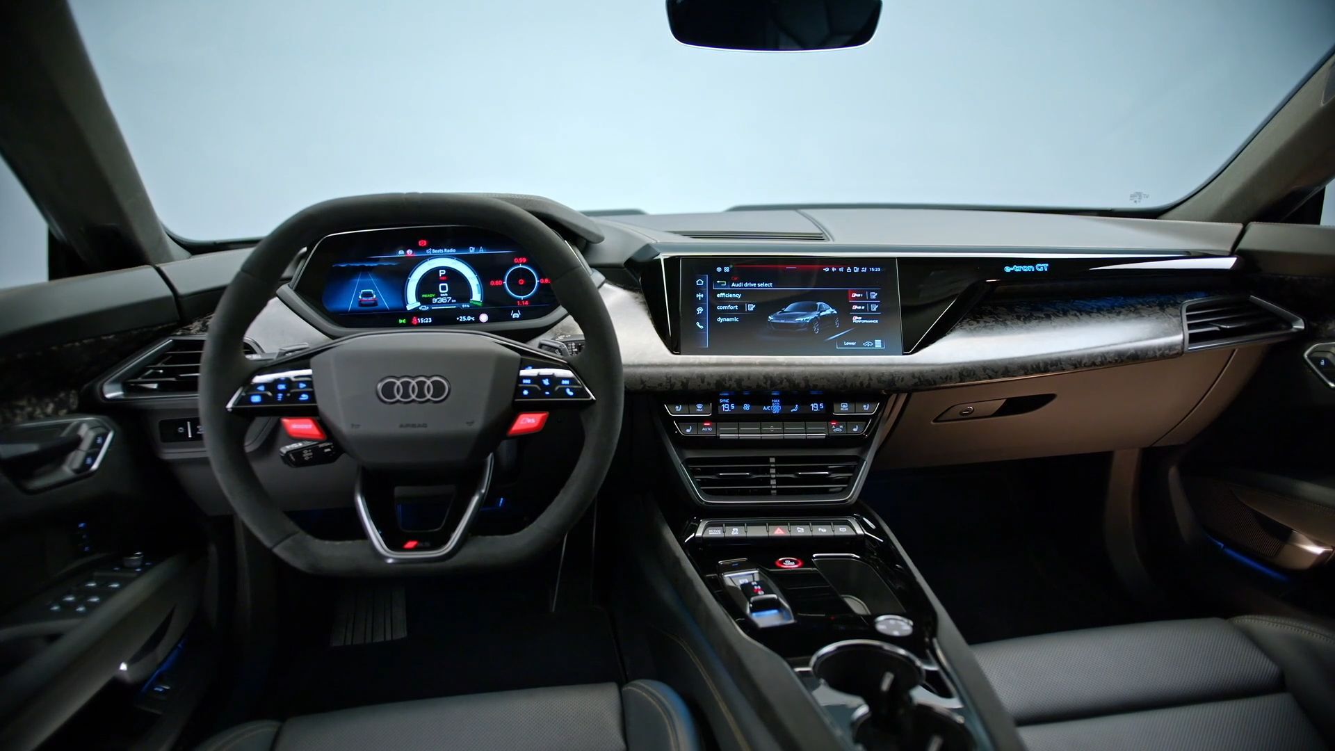 Der neue Audi e-tron GT - das Interieur - sportliche Attribute und ...