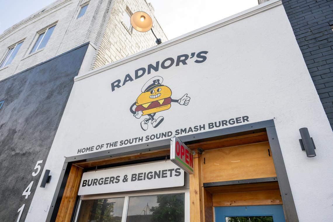 Smash burger and beignet spot to open at downtown Puyallup brewery