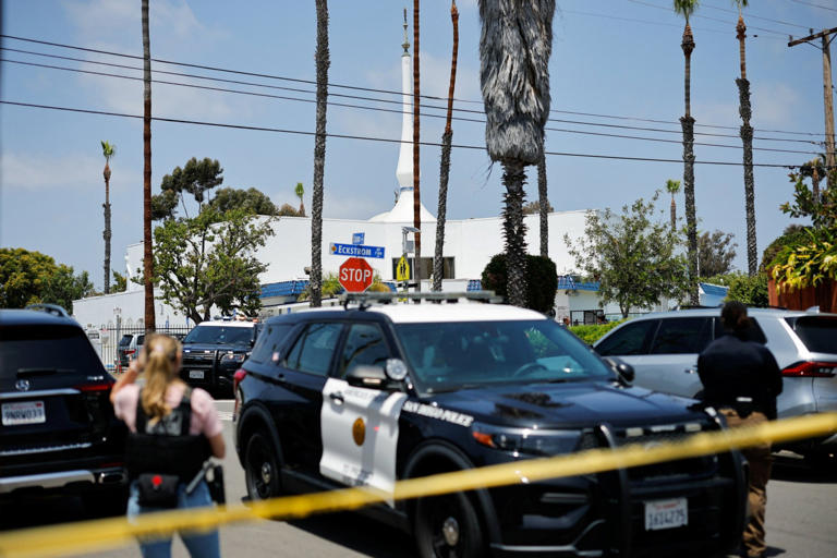 Security guard’s incredible act saved lives before he was shot dead in ...