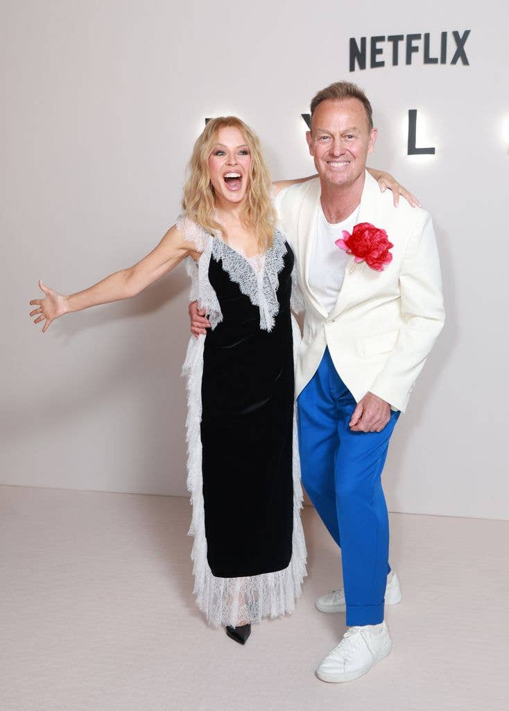 Kylie Minogue wows in optical illusion dress alongside lookalike sister ...
