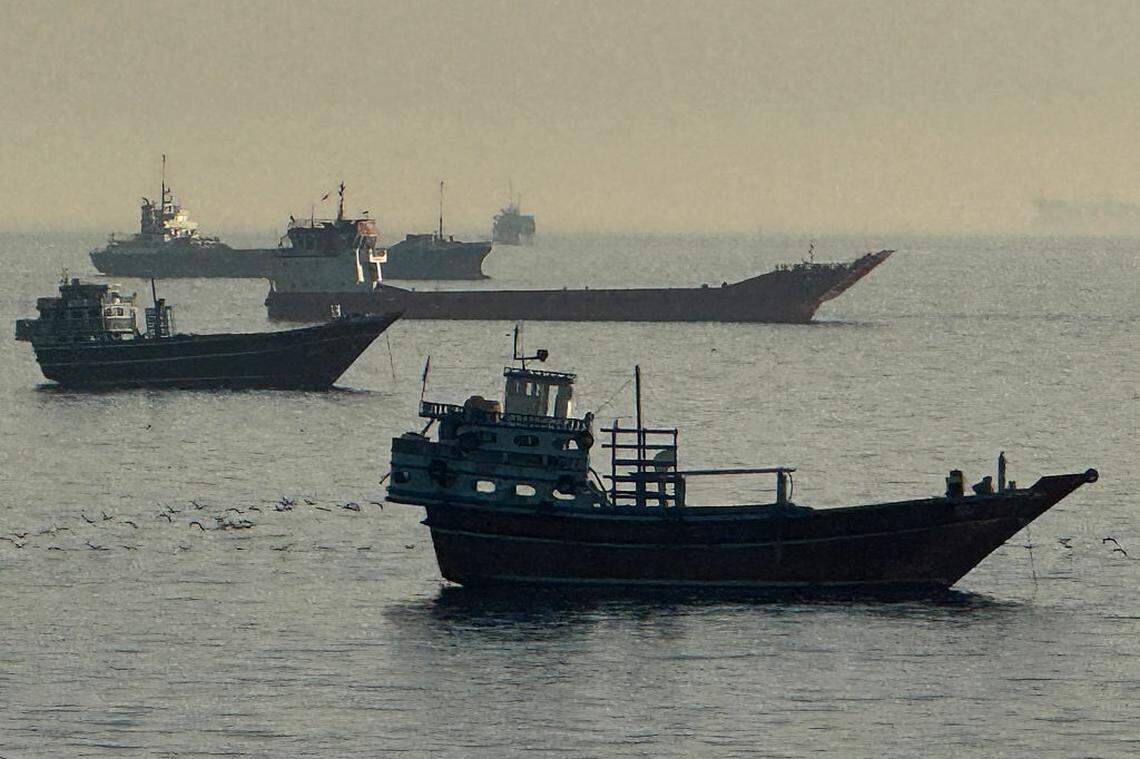 EEUU ataca un barco que intentaba romper el bloqueo a Irán cerca del ...