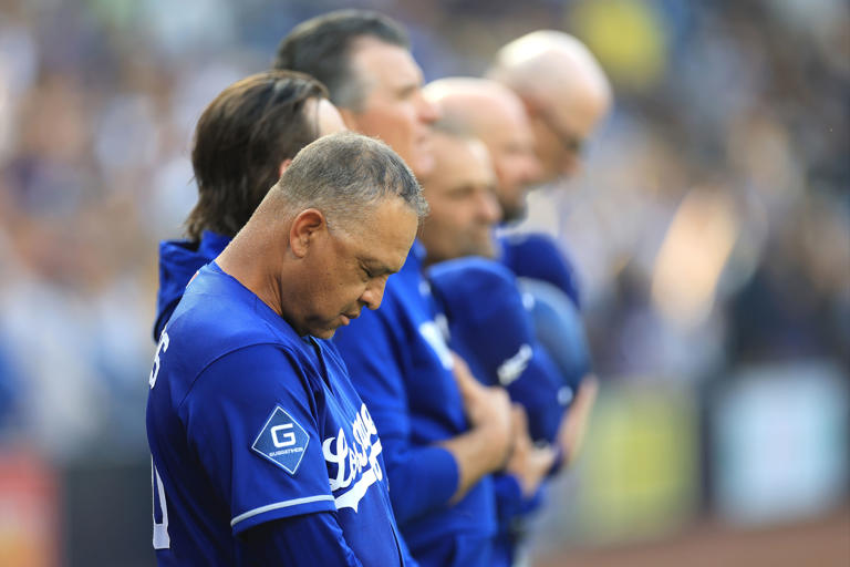 Padres, Dodgers hold moment of silence after San Diego mosque shooting