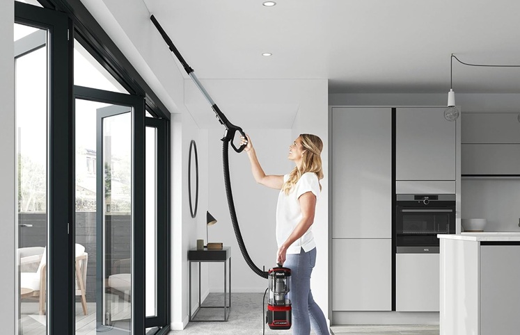 Amazon cuts bestselling Shark vacuum cleaner by £90 (aff)
