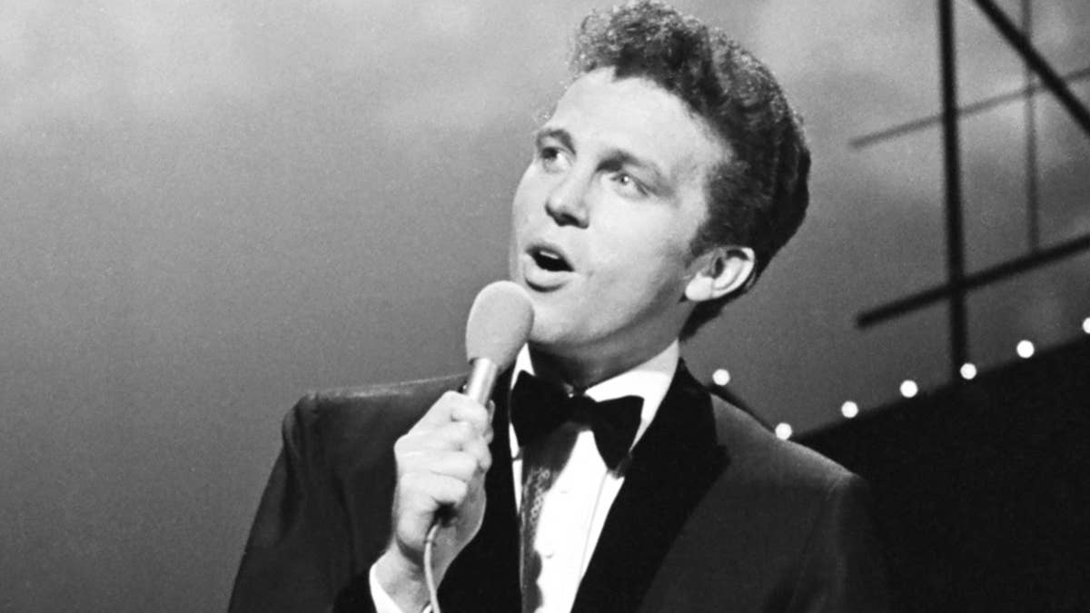 How Bobby Vinton's 'Roses Are Red' saved his career and became a love ...