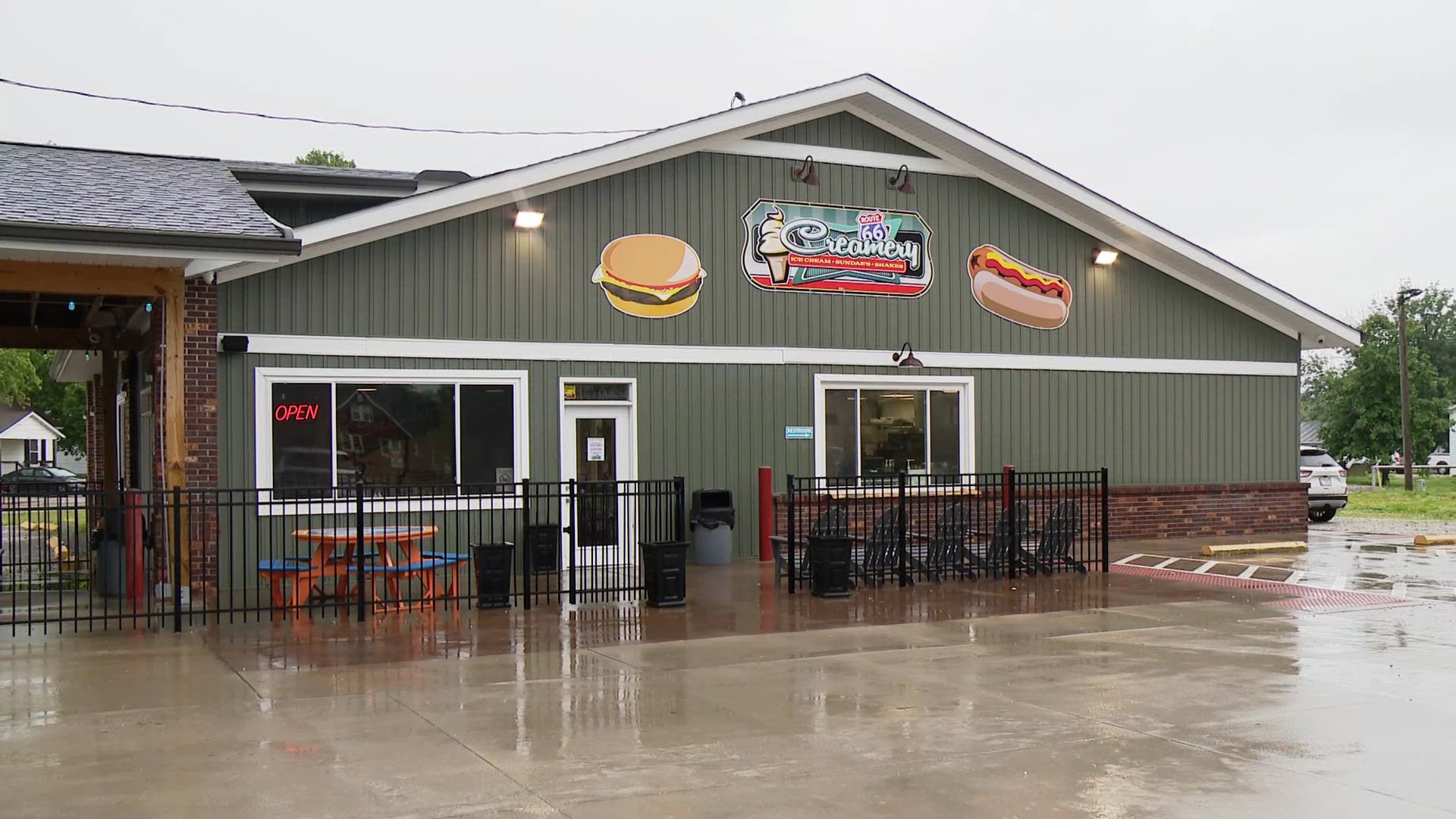Fake cop scam shuts Metro East ice cream shop