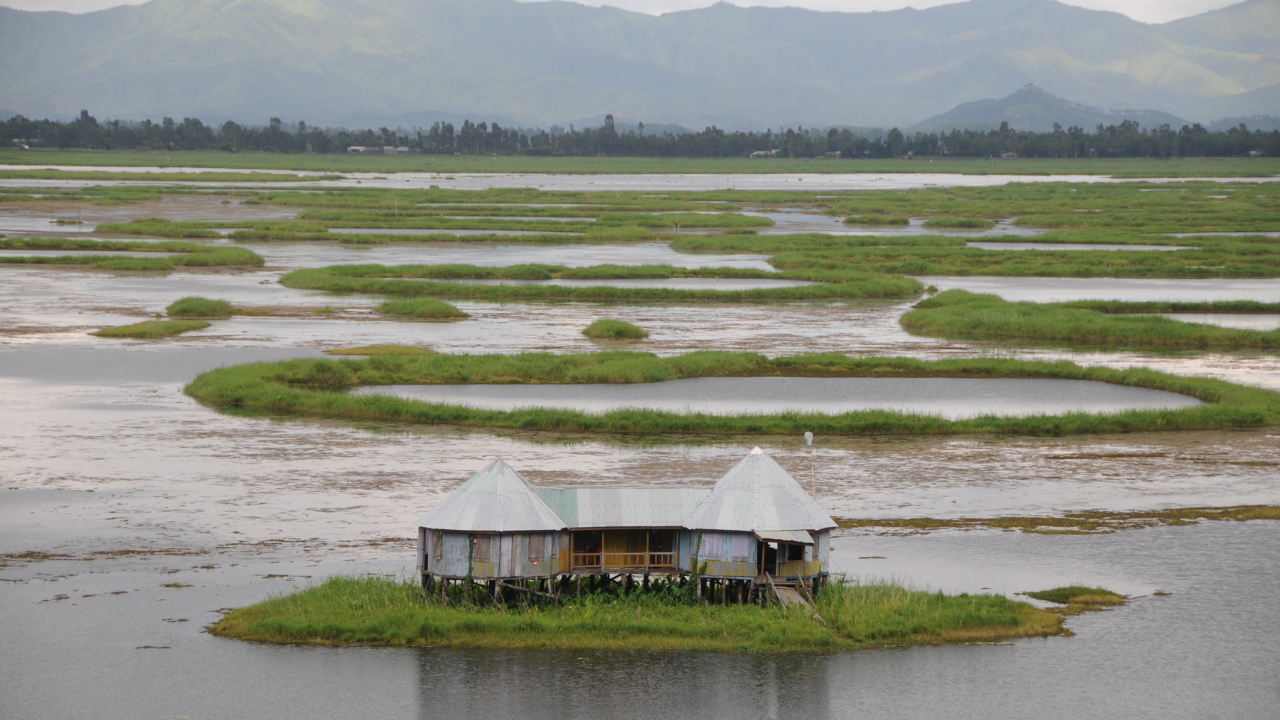 This mysterious floating lake with circular islands in India is also ...