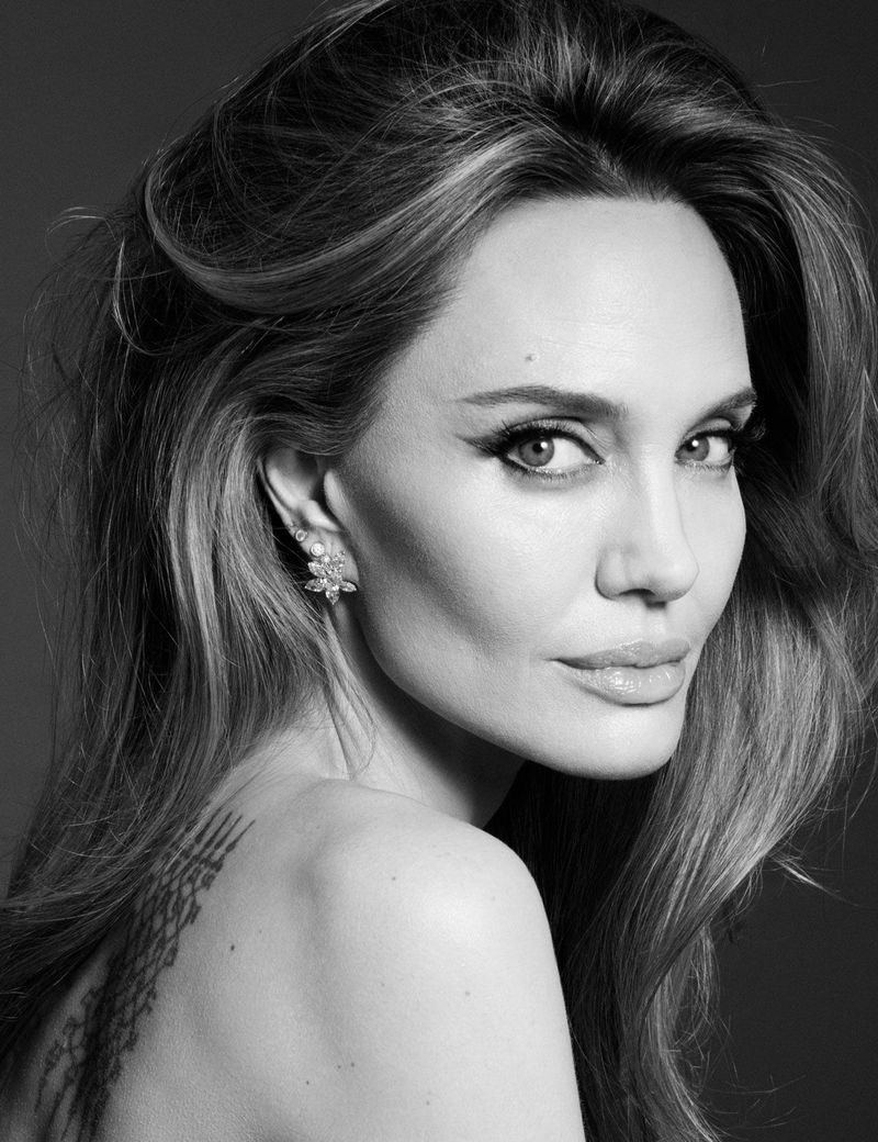 19 actresses recognized quickly for striking facial features