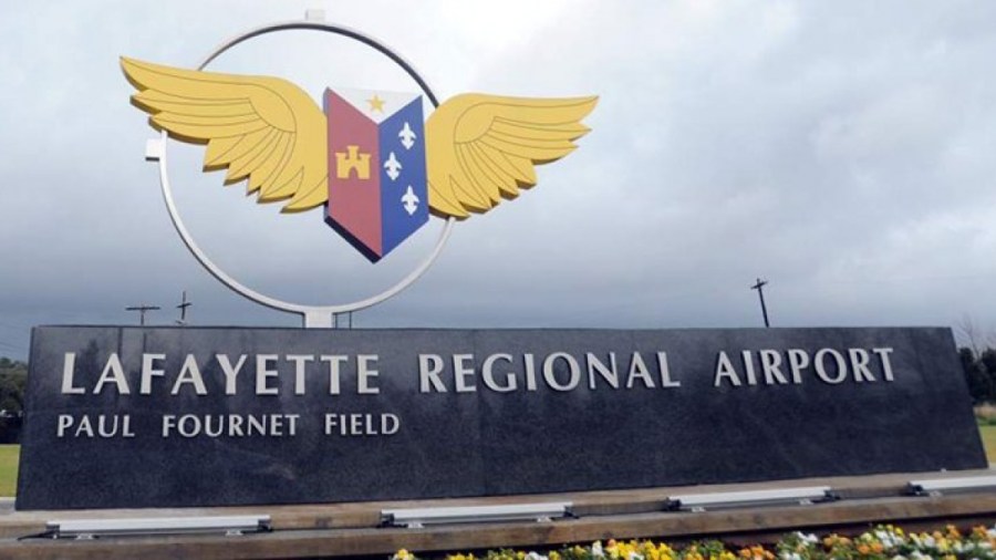 Lafayette Regional Airport halts flights due to disabled aircraft
