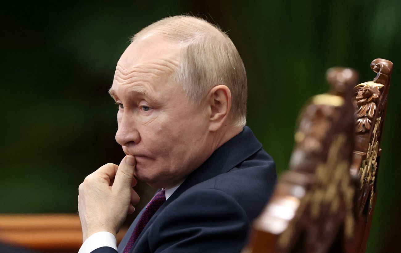 Putin running out of options in Ukraine as sanctions hit Russia hard ...