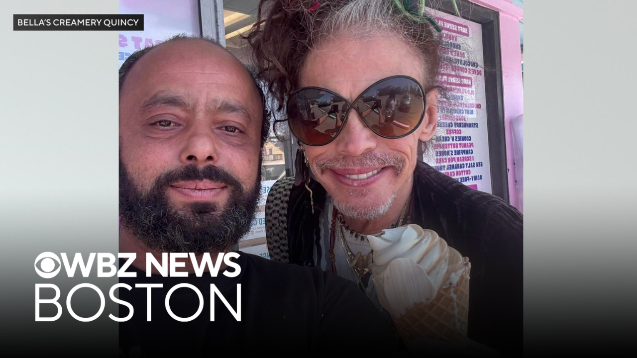 Steven Tyler spotted at Quincy ice cream shop