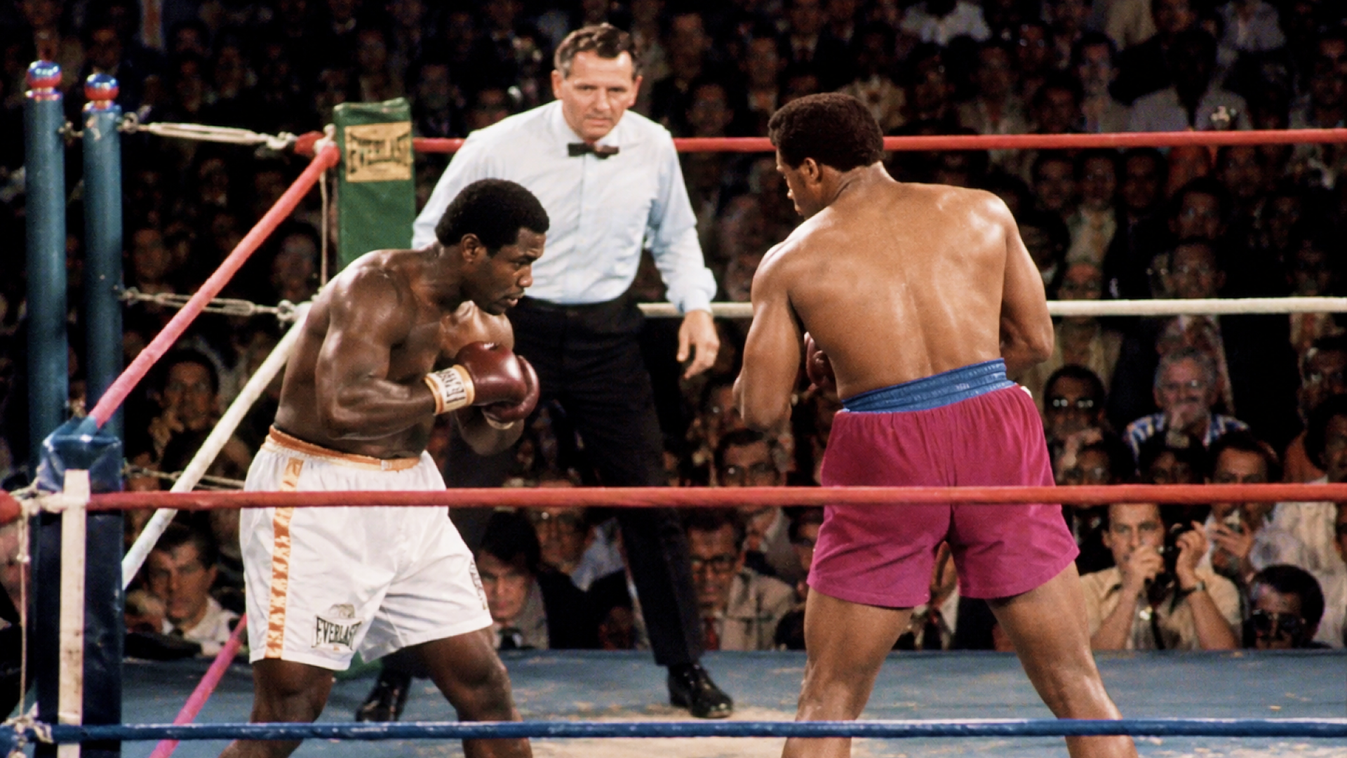 George Foreman's two styles explained, the long guard, the cross guard ...