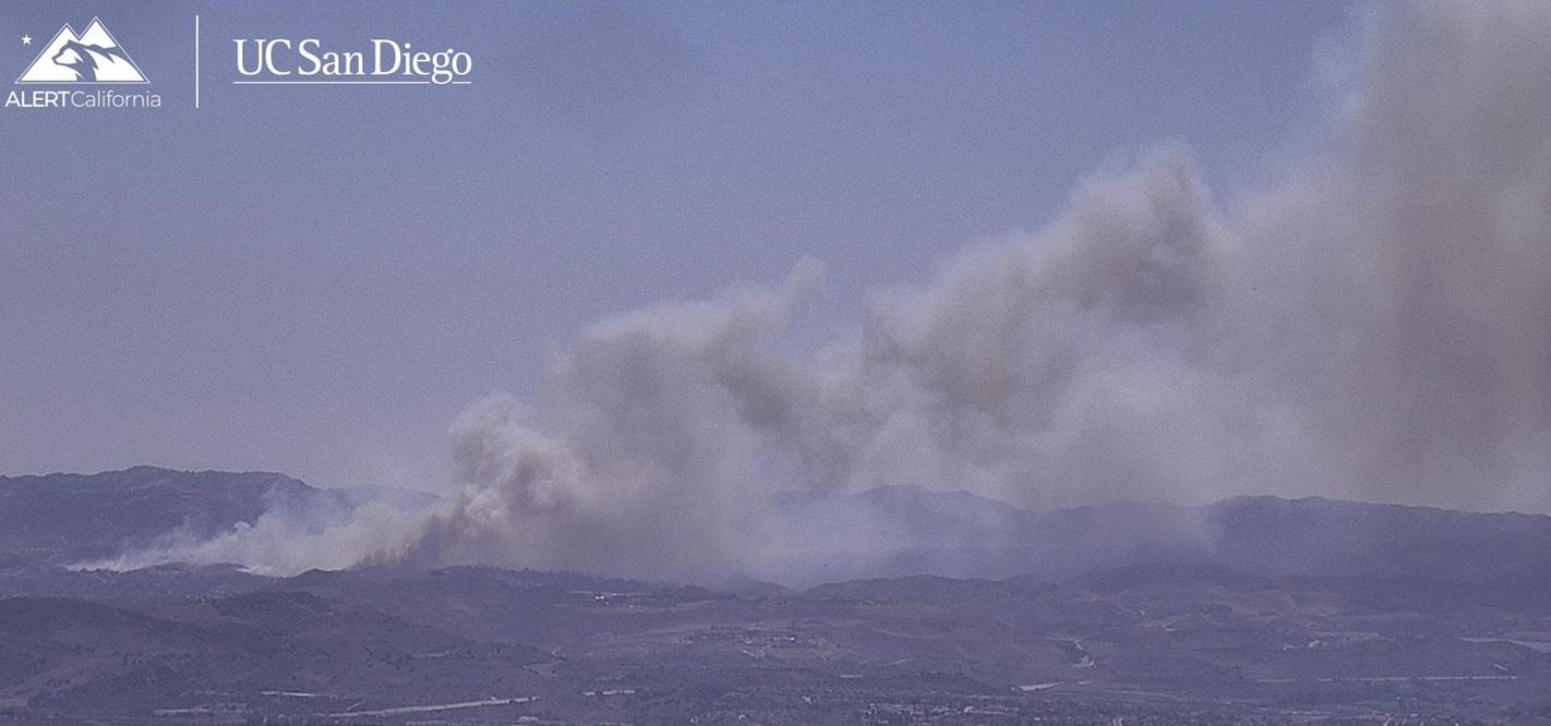 Sandy fire in Simi Valley threatens homes and forces evacuations