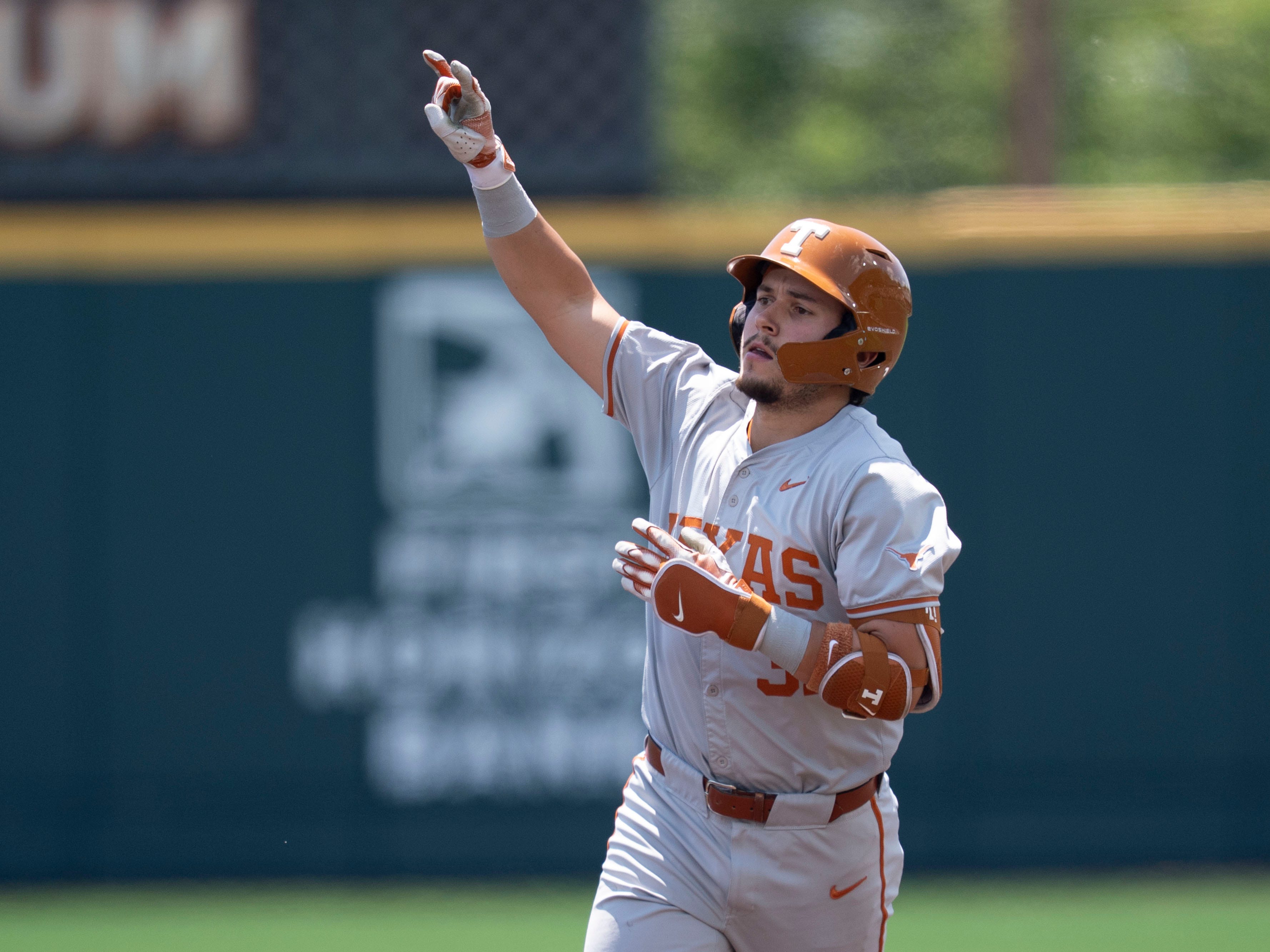 Texas baseball No. 5 in coaches poll, nab No. 2 seed in SEC tourney