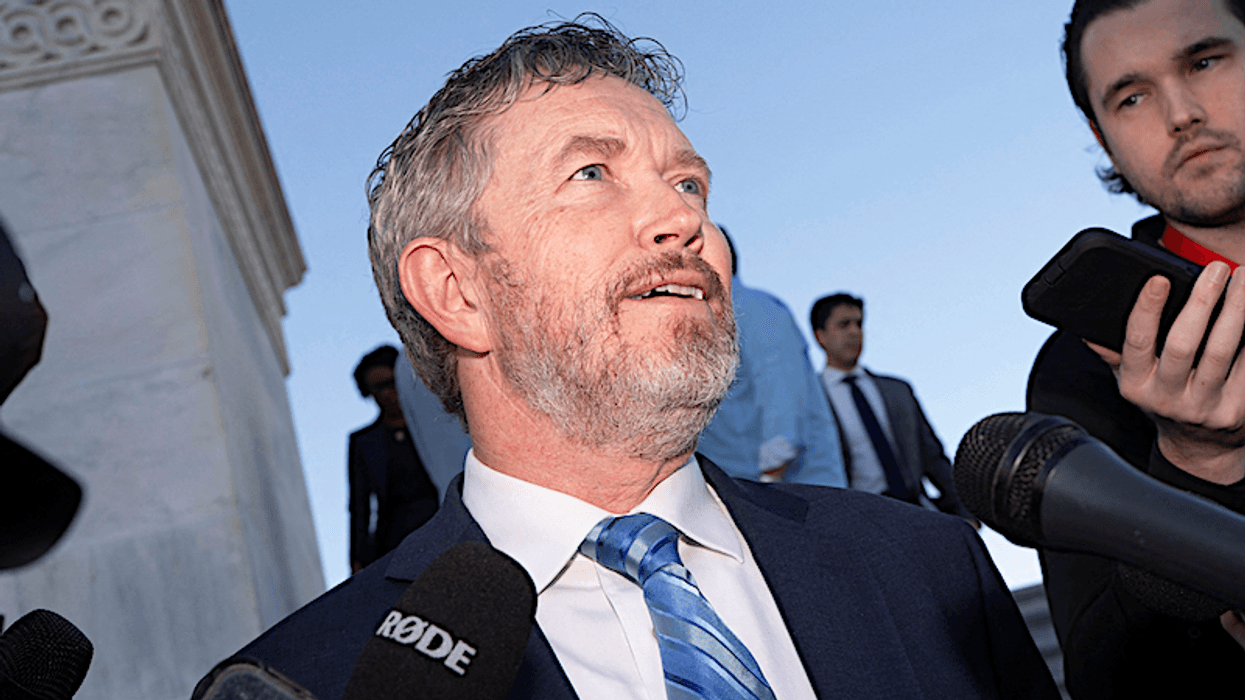 Thomas Massie spotted strumming a banjo with self-proclaimed antisemite ...