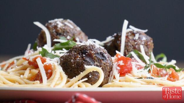 Summertime spaghetti with grilled meatballs