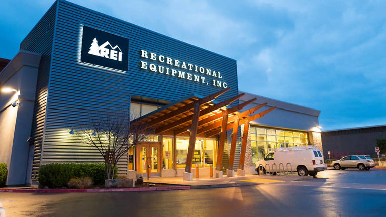REI’s $200 insulated hooded jackets are now just $70