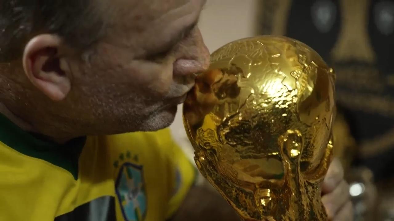 Brazilian artisan crafts replica World Cup trophies to the joy of ...