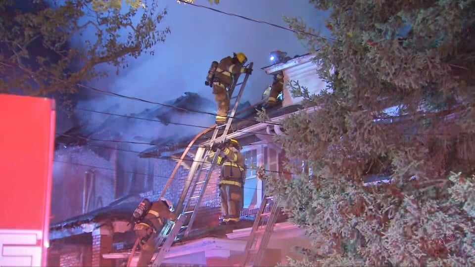 Fire spreads to 4 rowhomes in Homestead