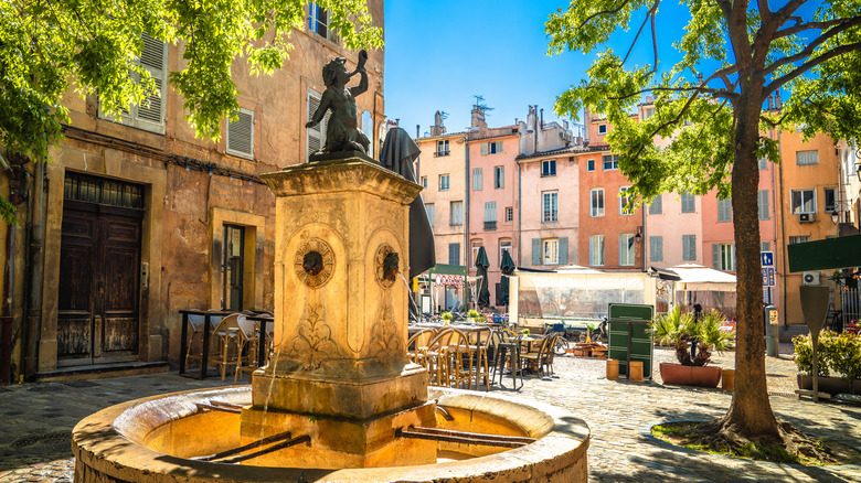 France's cosmopolitan 'city of a thousand fountains' teems with artsy ...