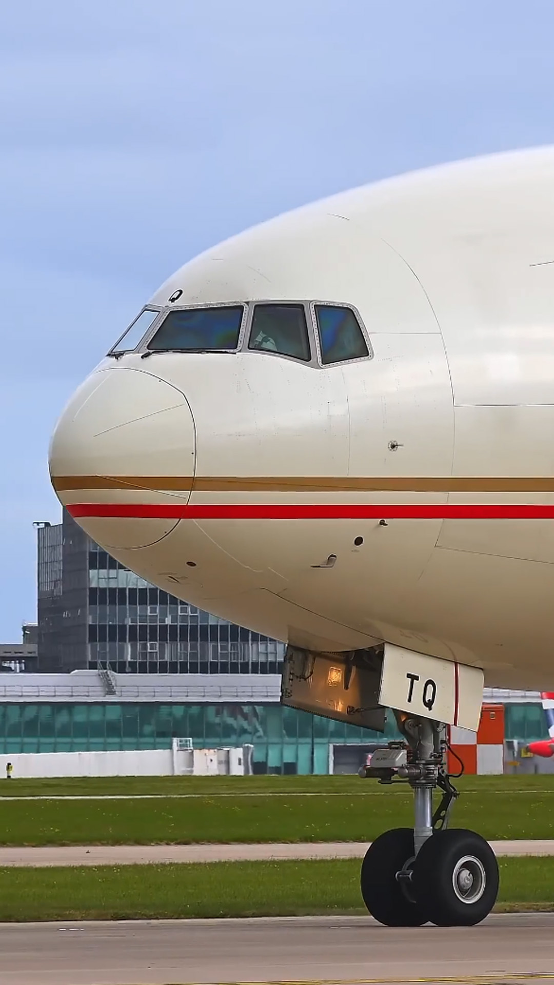 Boeing 777 gear stays down after takeoff
