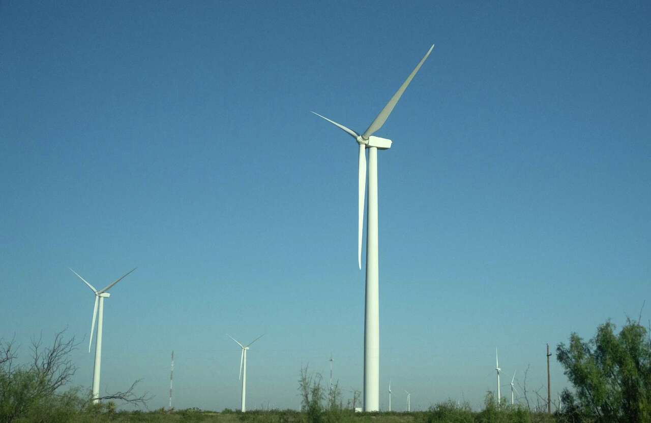 Defense Department delays 54 wind projects in Texas, citing national ...