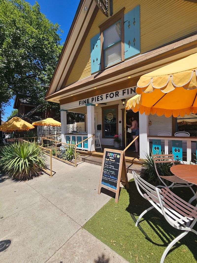 11 Texas bakeries for the ultimate pie lover with a serious sweet tooth