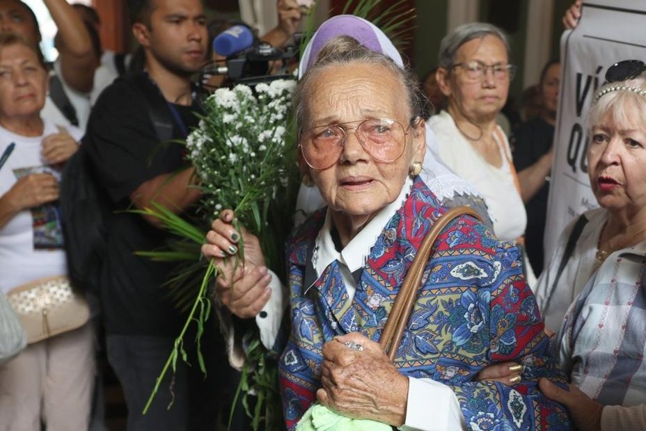 Venezuelan prisoner's mom dies 10 days after state confirms son's death