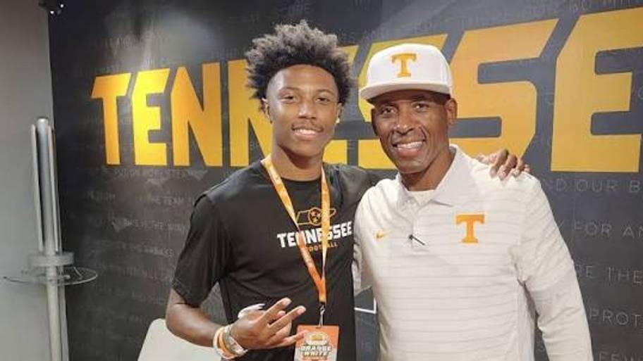 Commit alert: In-state DB Brandon Leavell picks Tennessee football