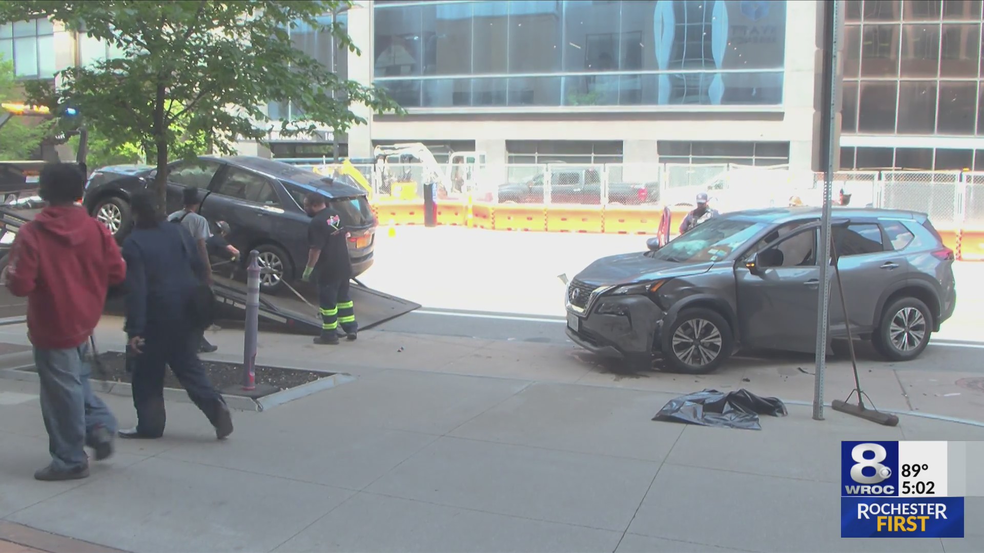 Good Samaritan carjacked after stopping teen attack in Rochester