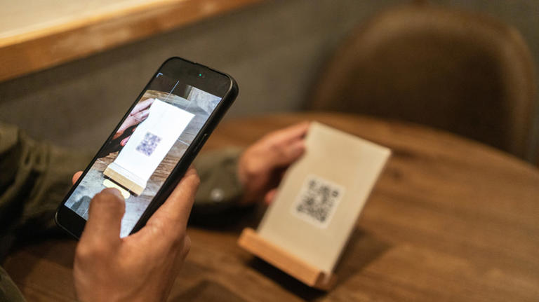 12 boomer restaurant habits that are hard to ignore