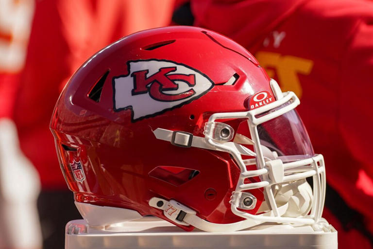 Chiefs linked with multiple WRs per NFL insider Jeremy Fowler