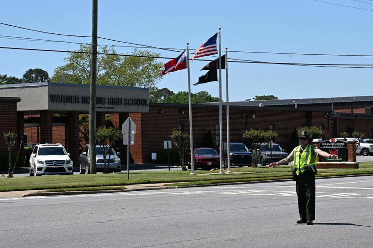 Warner Robins High faces second bomb threat this month. Deputies ...