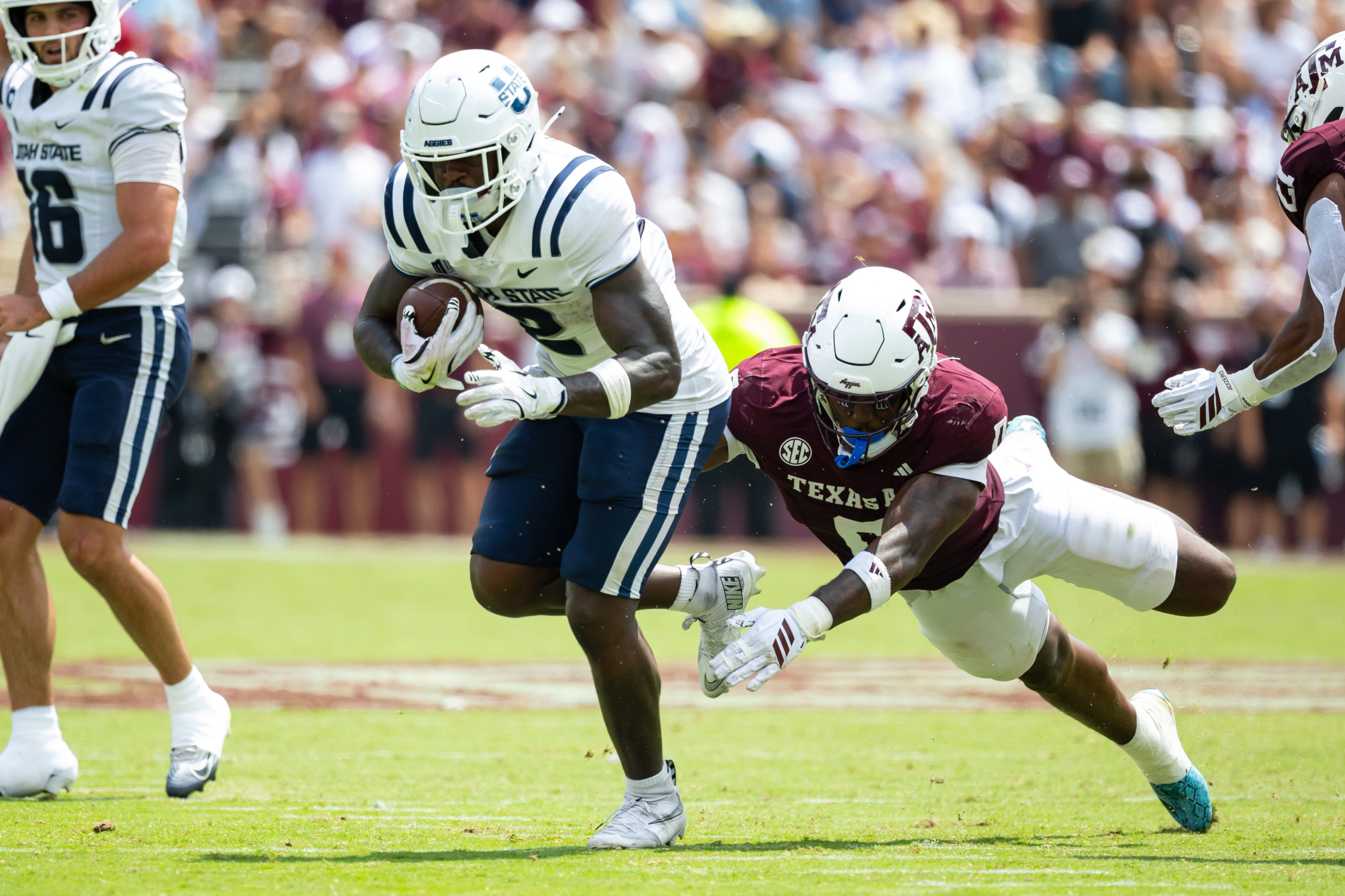 Panthers reportedly signing rookie RB after workout