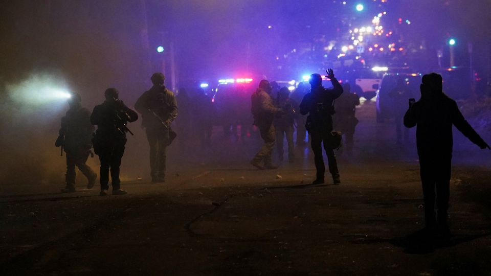 ICE agent charged in shooting during Minneapolis immigration crackdown ...