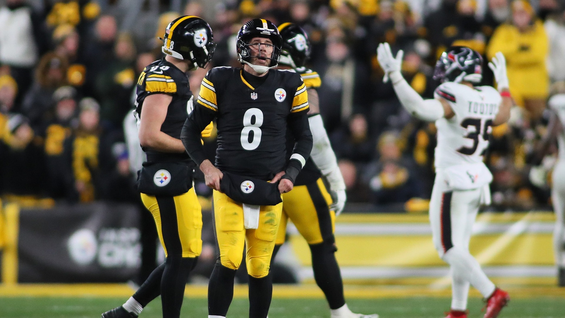 Aaron Rodgers rejoins Steelers; updated 2026 win totals