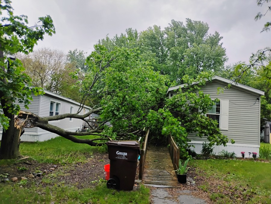 Thousands without power in Mid-Michigan, damage reported amid severe ...