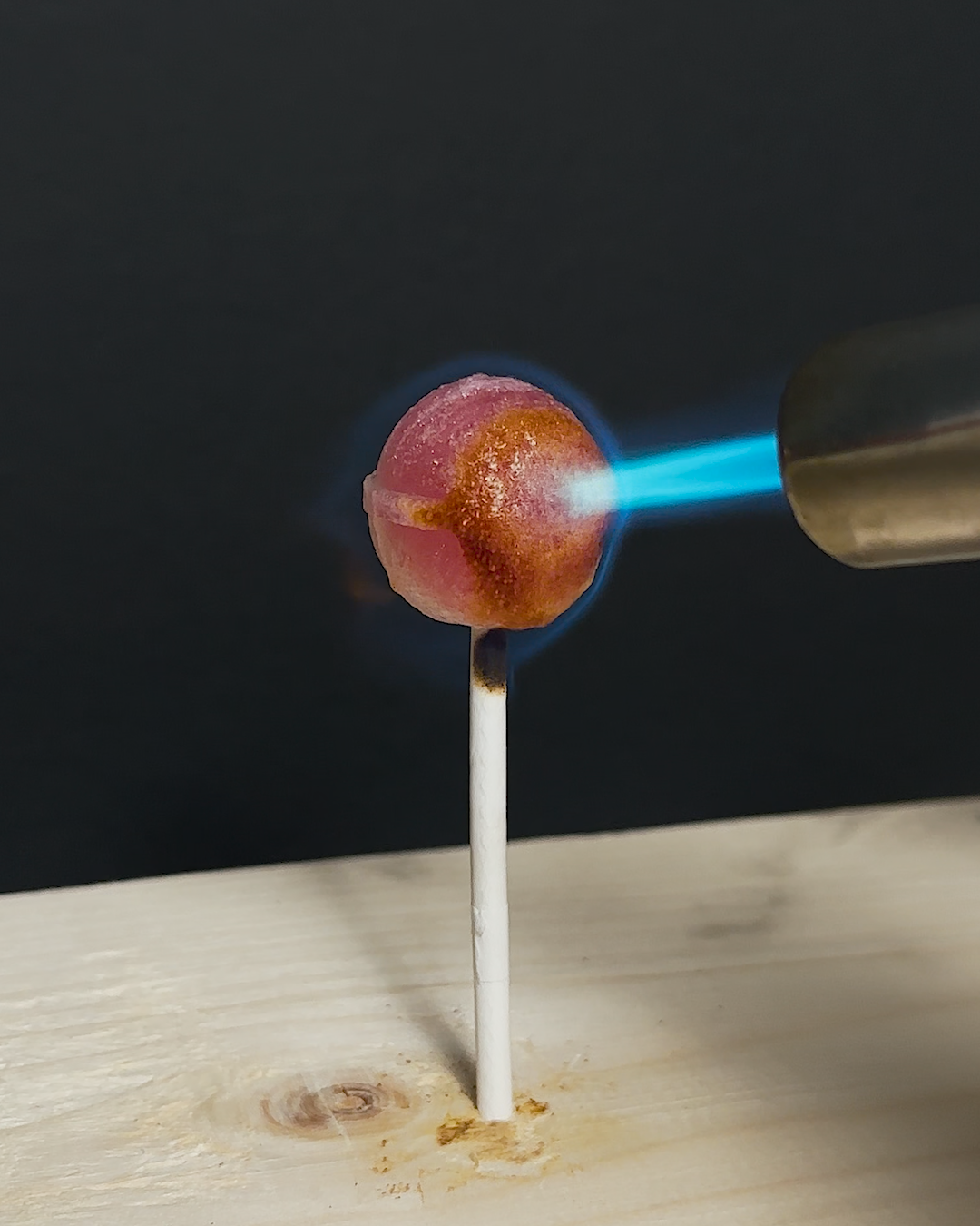 Will this lollipop stand the heat? 🍭