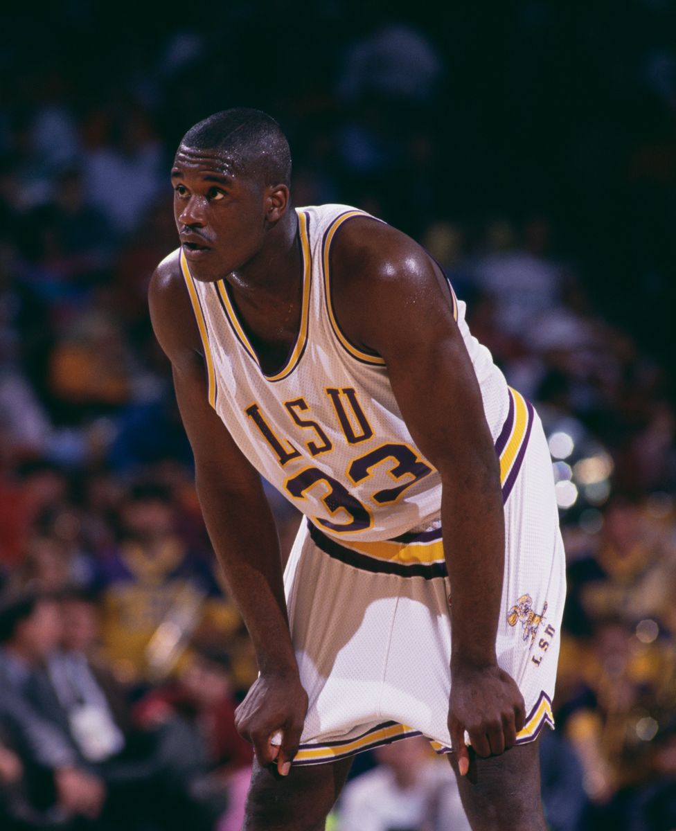 Shaq celebrates fourth degree with chaotic graduation speech and ...