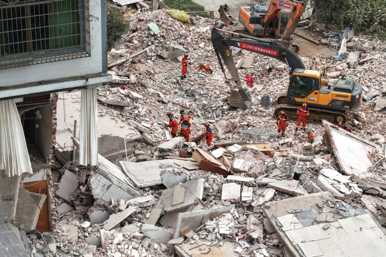 A strong quake in south China kills 2 and triggers evacuation of 7,000