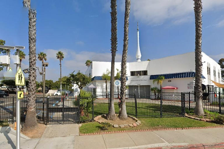 Five dead after 'gunmen' opened fire at Islamic centre as police ...