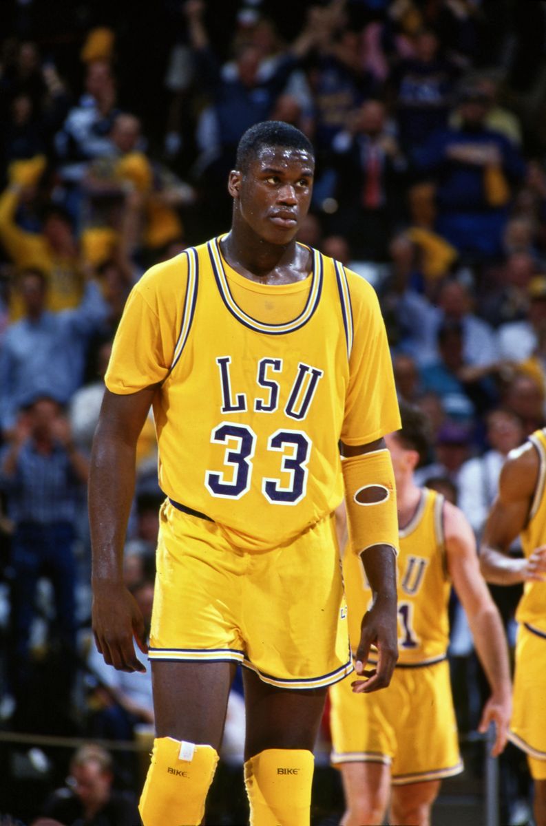 Shaq celebrates fourth degree with chaotic graduation speech and ...