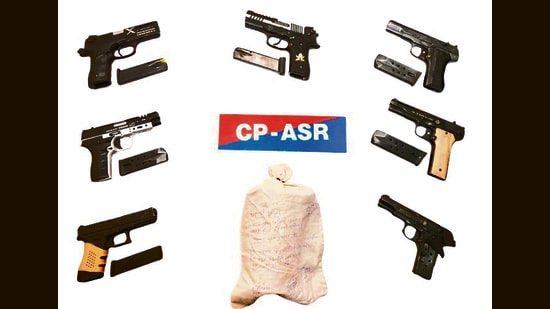 Punjab: Cops bust arms-drug smuggling module, one held with 7 pistols