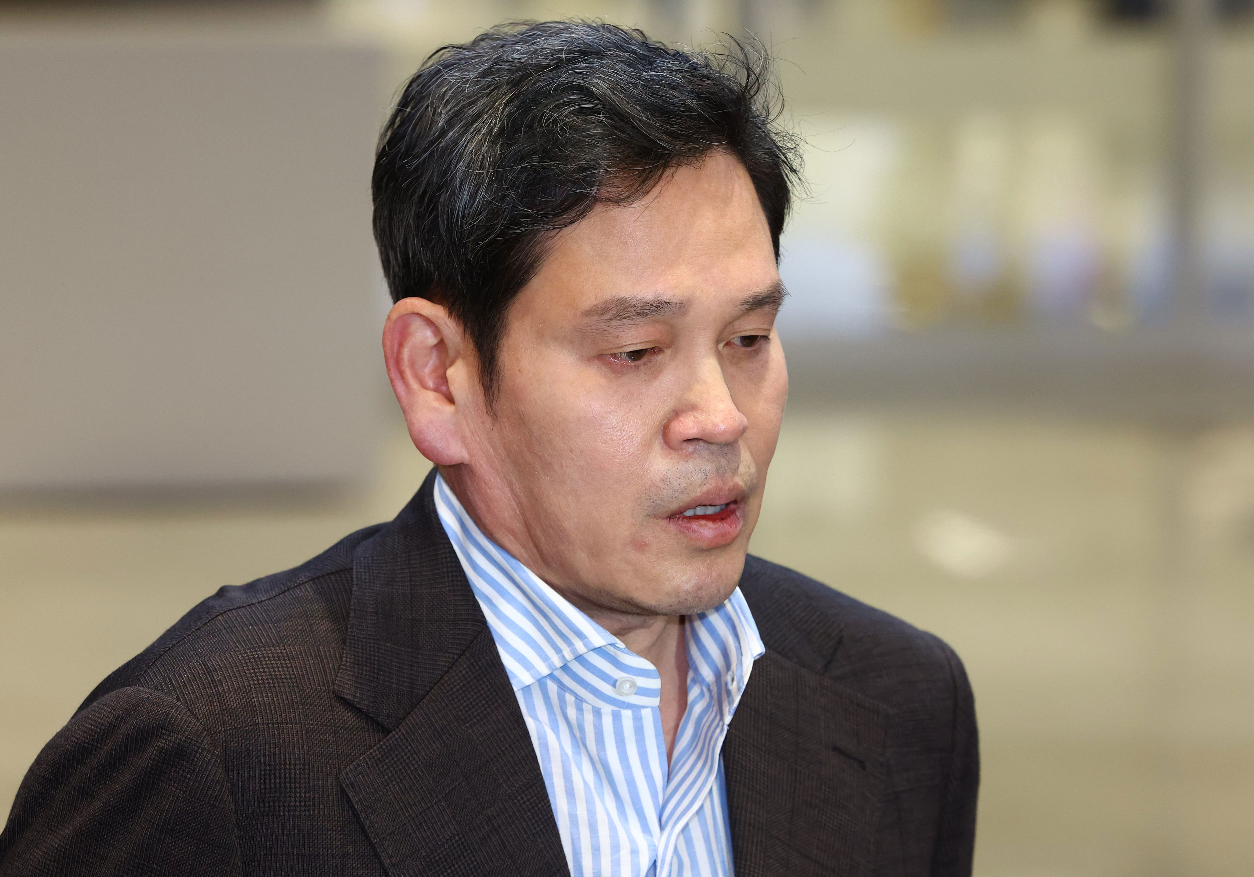 Shinsegae chairman apologizes over Starbucks' 'Tank Day' controversy