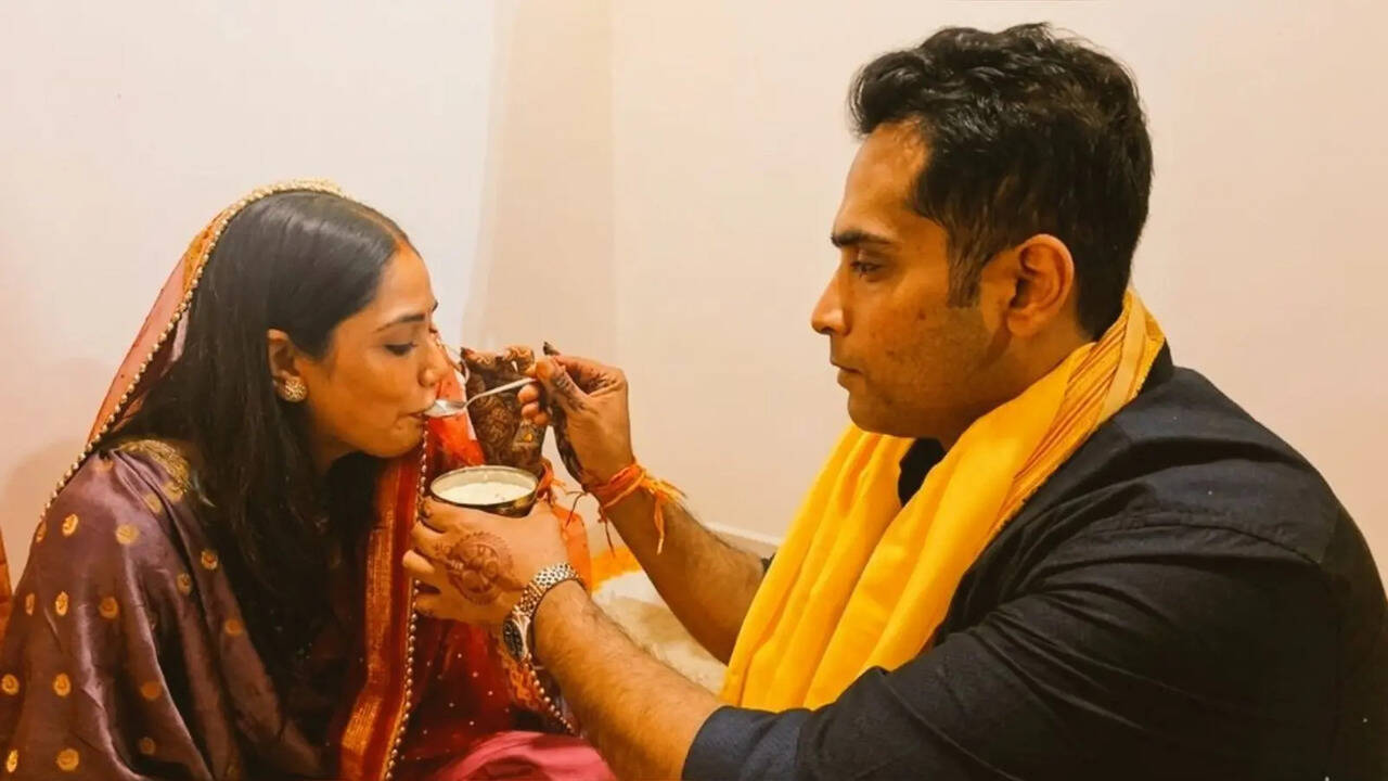 Who was Mugguru Monagallu actress Twisha Sharma's husband Samarth Singh?